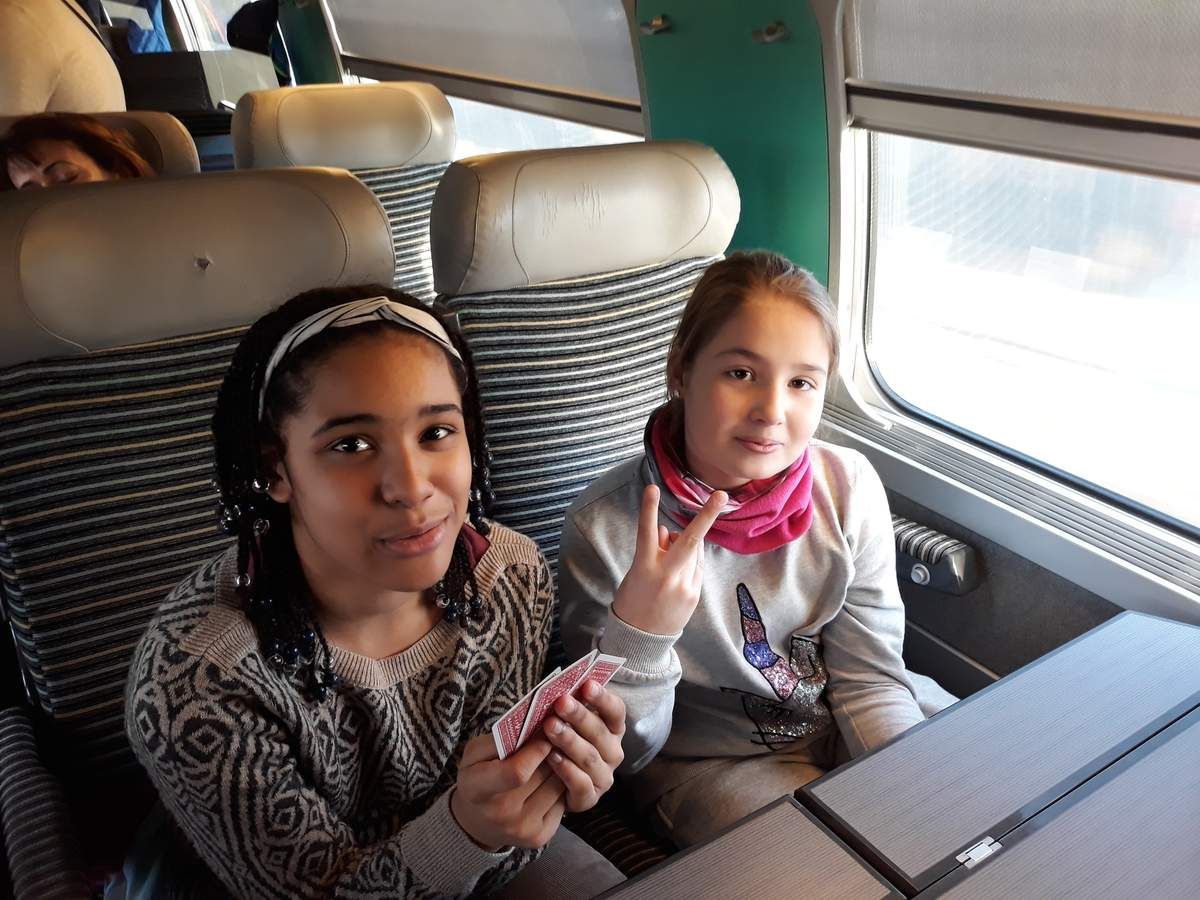 Cm2c dans le train - Blog de l'école élémentaire Joliot Curie - Bagnolet