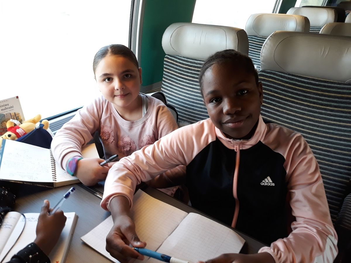Cm2c dans le train - Blog de l'école élémentaire Joliot Curie - Bagnolet