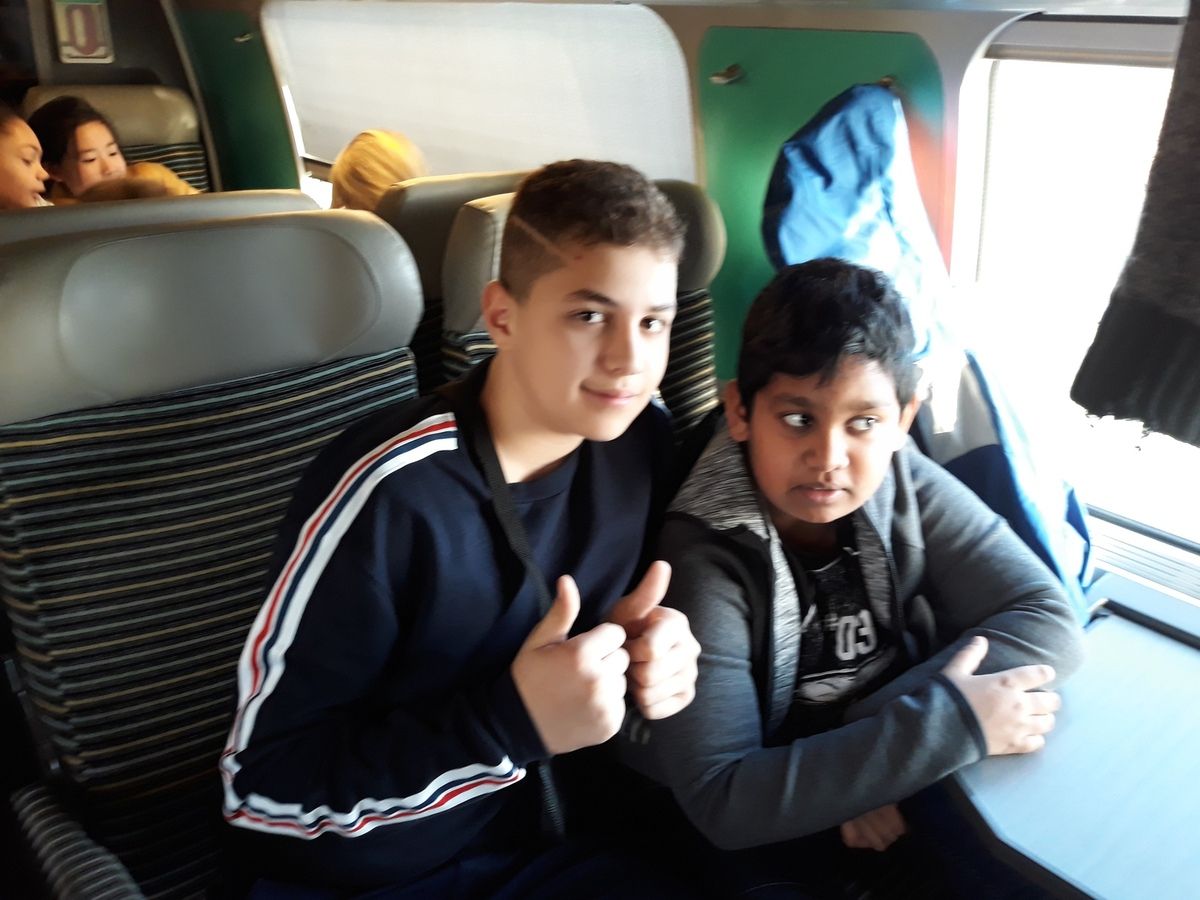 Cm2c dans le train - Blog de l'école élémentaire Joliot Curie - Bagnolet