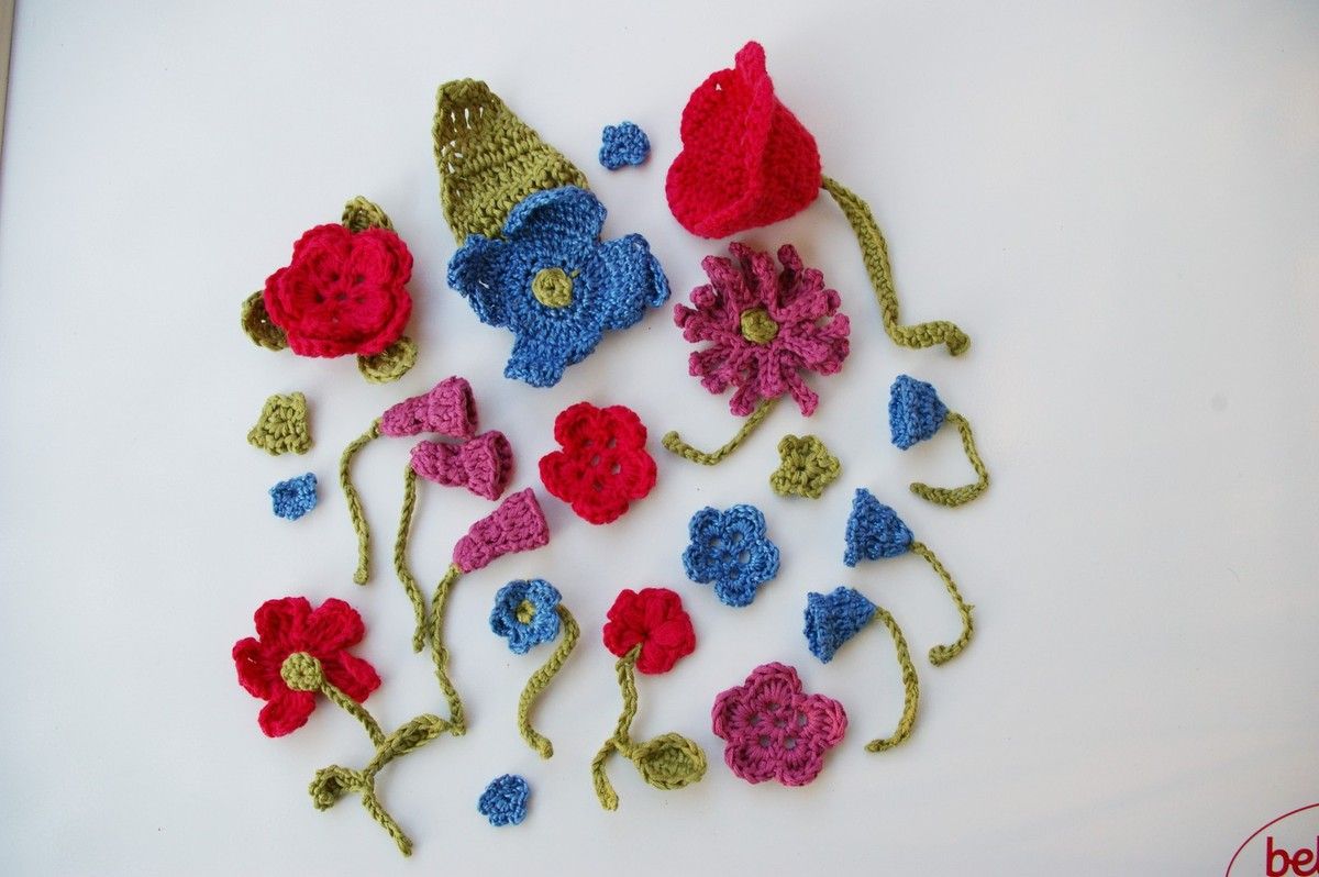 une multitude de fleurs au crochet - dans la malle de sillwie