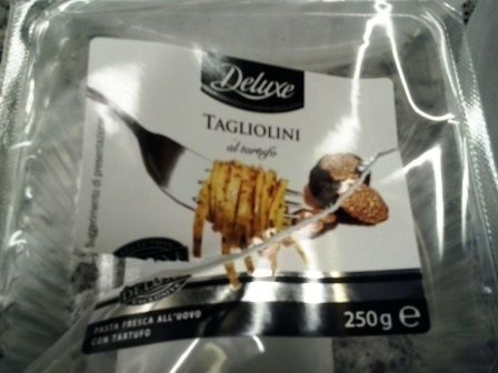 Tagliolini al tartufo Deluxe (LIDL) con salsa al tartufo (sempre Deluxe) e uovo in camicia - Il ...