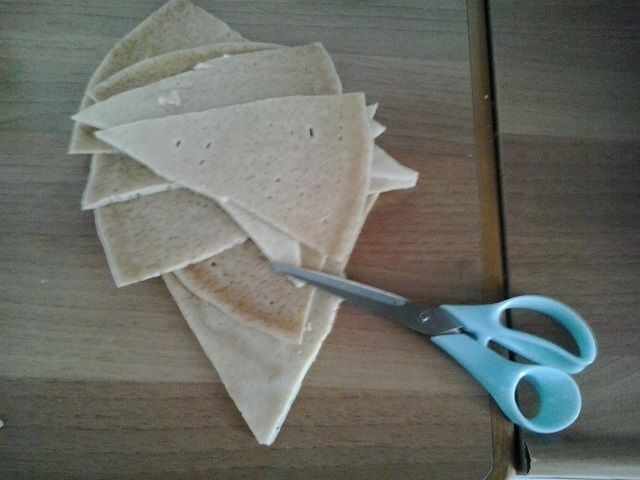 IL testarolo di Pontremoli con pesto e gamberetti o toma della val di ...