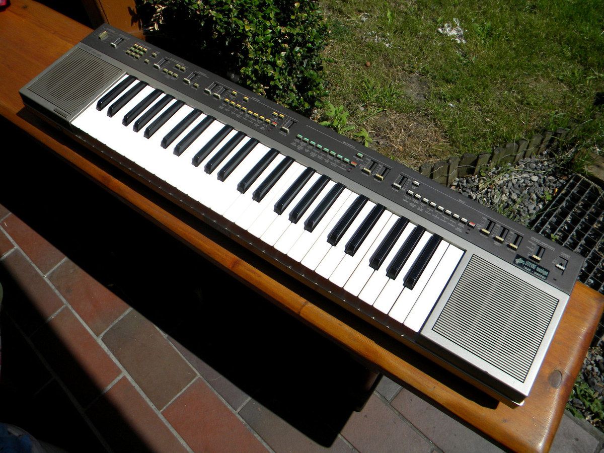 Yamaha PS55 Portatone - 16MusicLab.over-blog.com