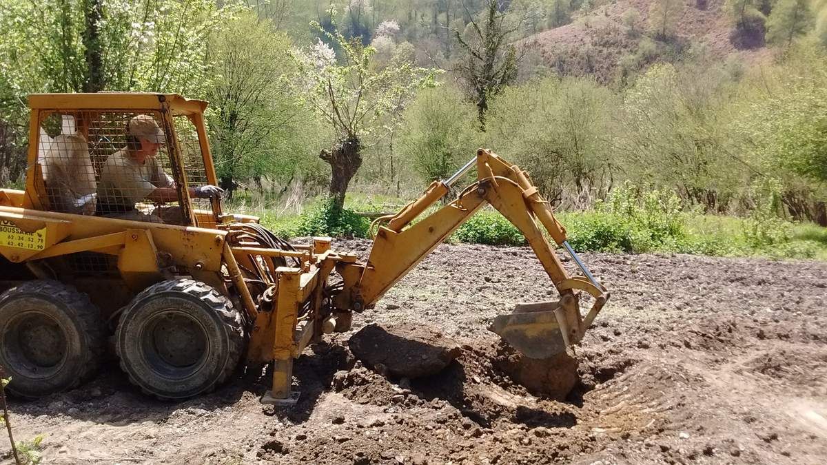 Un rocher dans le potager - Une maison en montagne