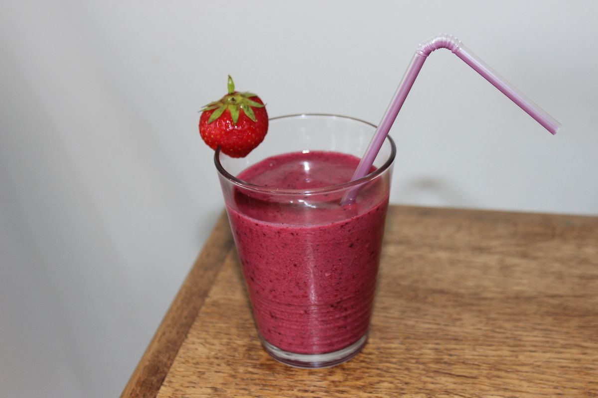 SMOOTHIE AUX FRUITS ROUGES - Une Saveur En Plus