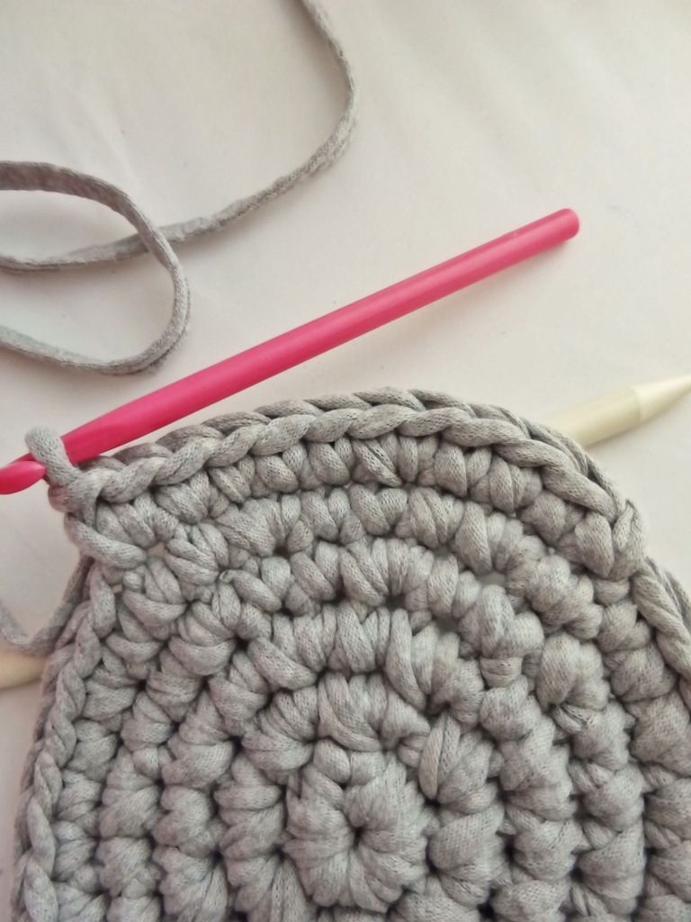 Tutoriel pour un rond parfait crocheté en mailles serrées sur un noeud ...