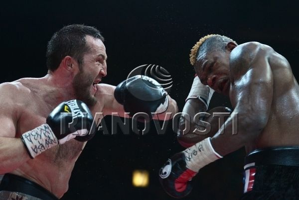 (PHOTOS) : Six photos inédites du combat de Youri Kalenga ...