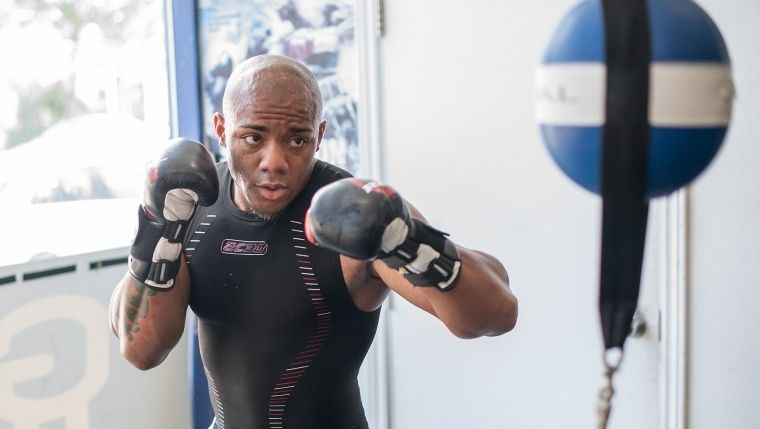 GYM a annoncé qu'Oscar Rivas affrontera Jeremiah Karpency en sous-carte ...