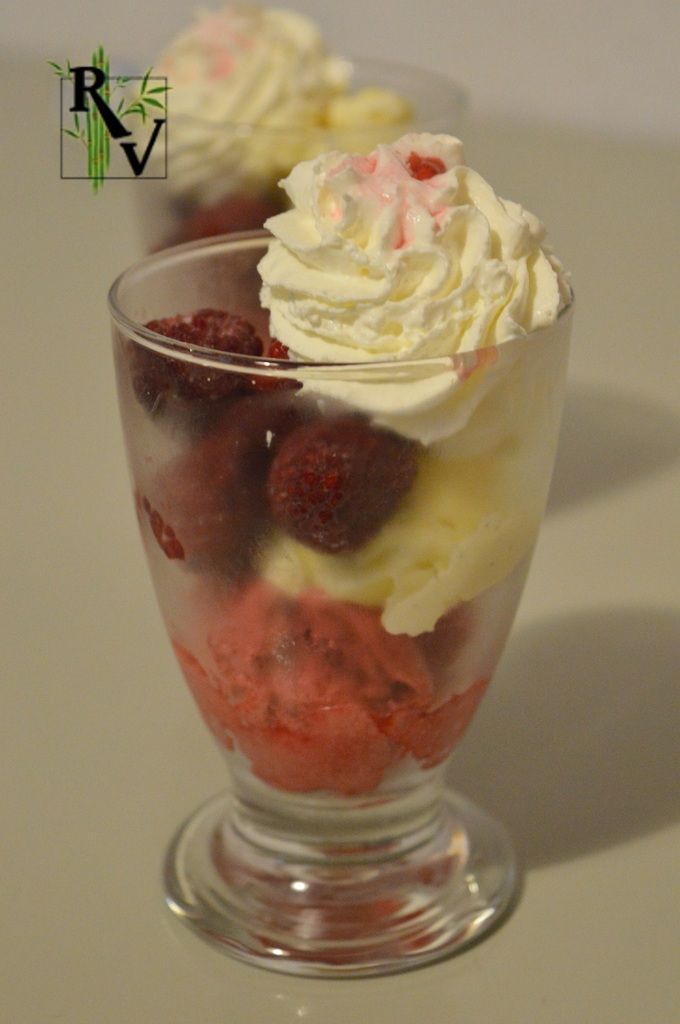 Coupe Glacée aux Framboises - Recettes Végétariennes