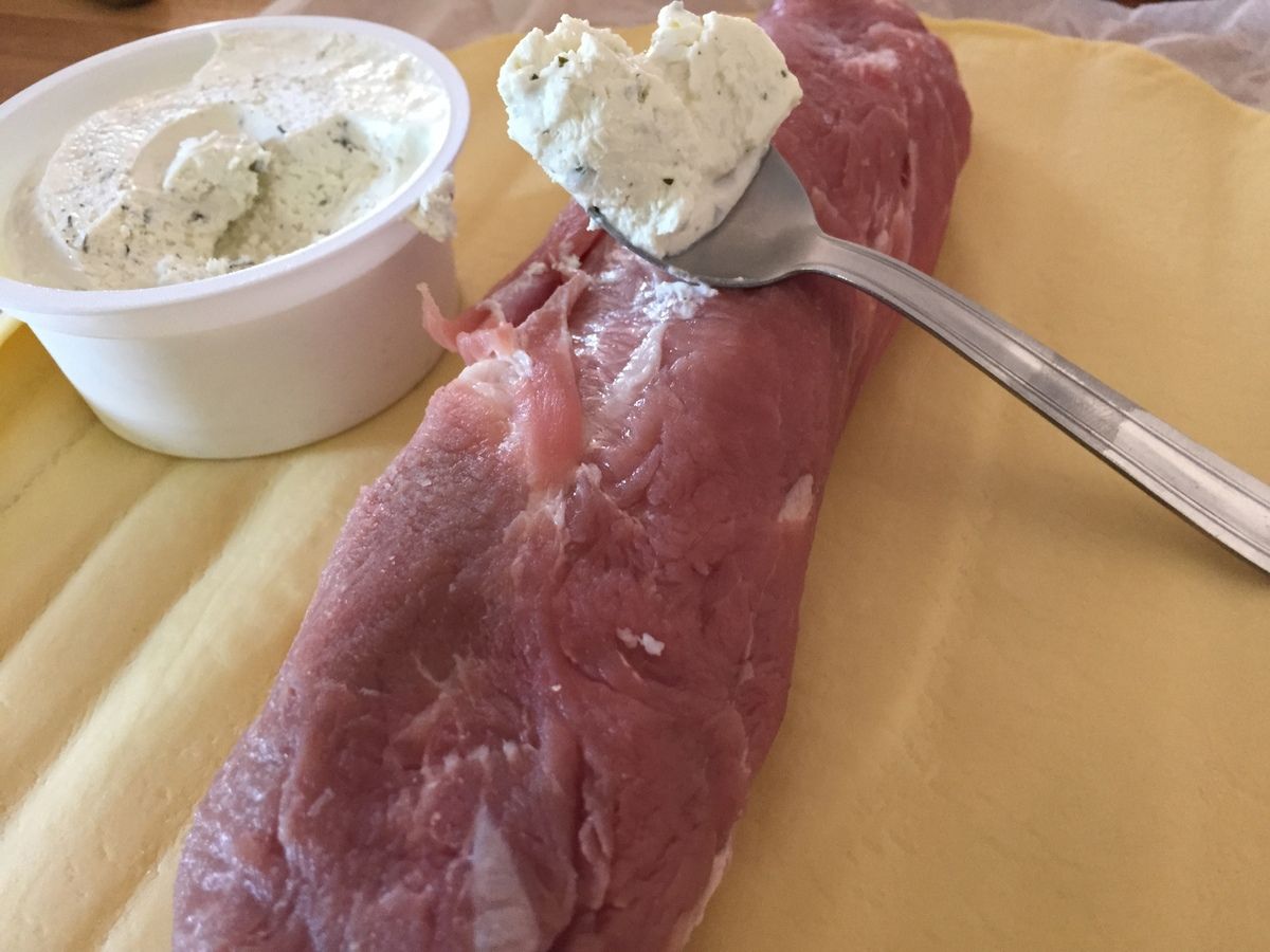 Filet mignon ail & fines herbes en croute - Cornello Cuisine