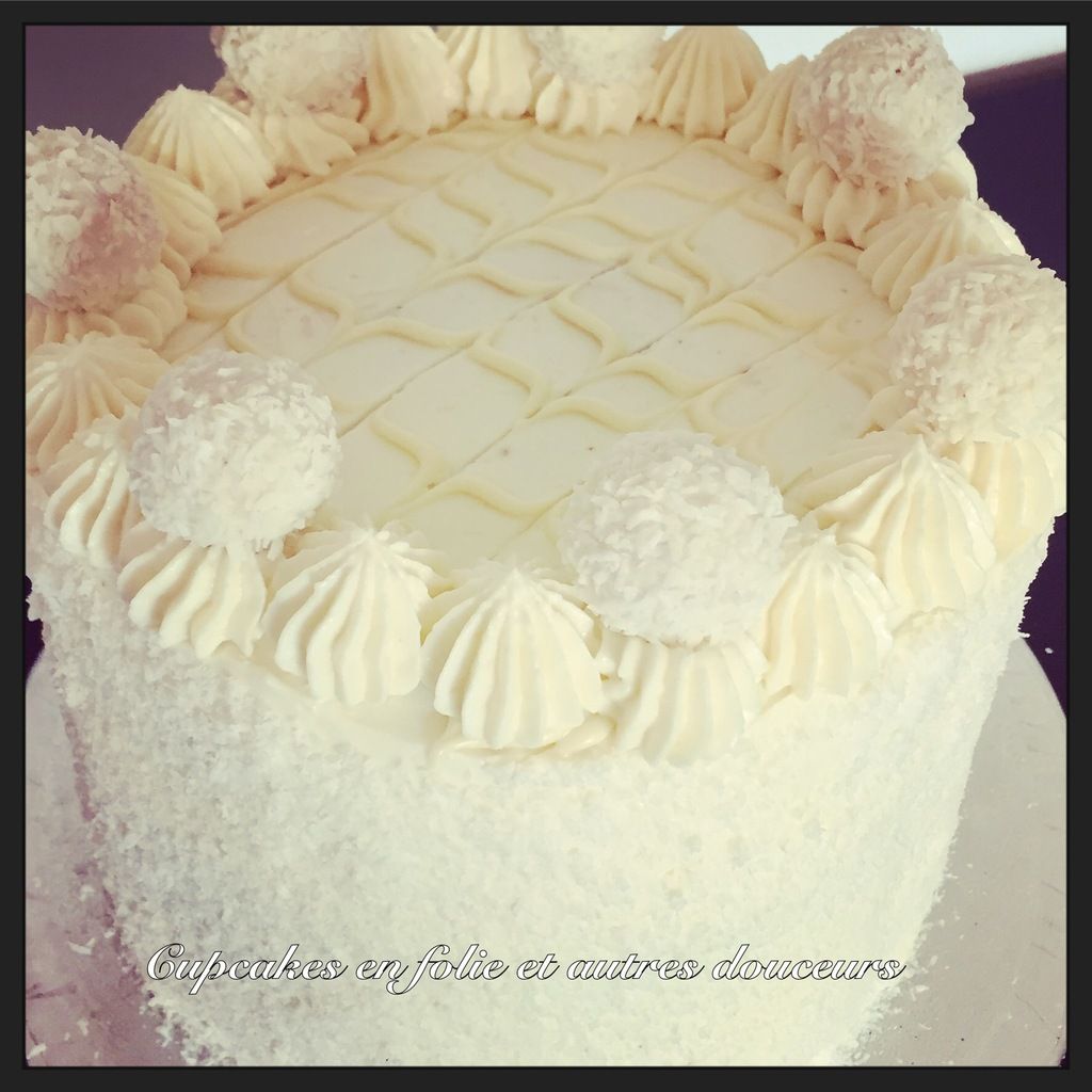 Layer Cake Raffaello (gâteau Raffaello) - Cupcakes en folie et autres ...
