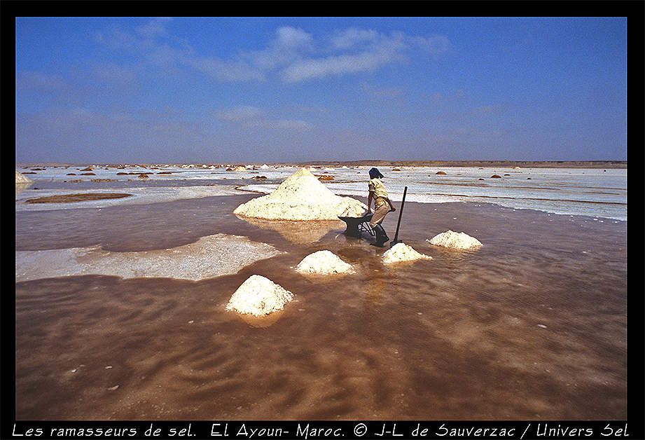 Les ramasseurs de sel dans le sud Maroc - La saga photo du sel par Jean ...