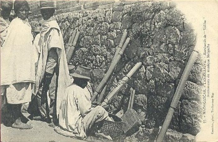 La valiha : instrument de musique emblématique de Madagascar - Agir ...