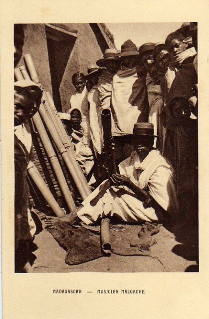 La valiha : instrument de musique emblématique de Madagascar - Agir ...