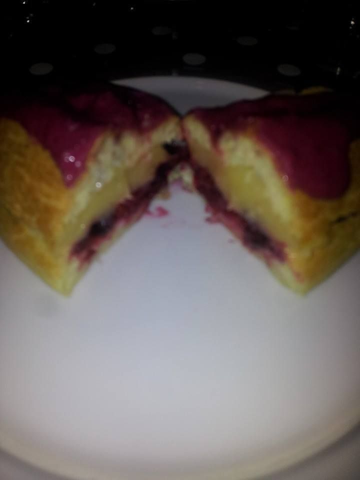 Eclairs lemon curd et compotée de fruits rouges - Une recette, un livre