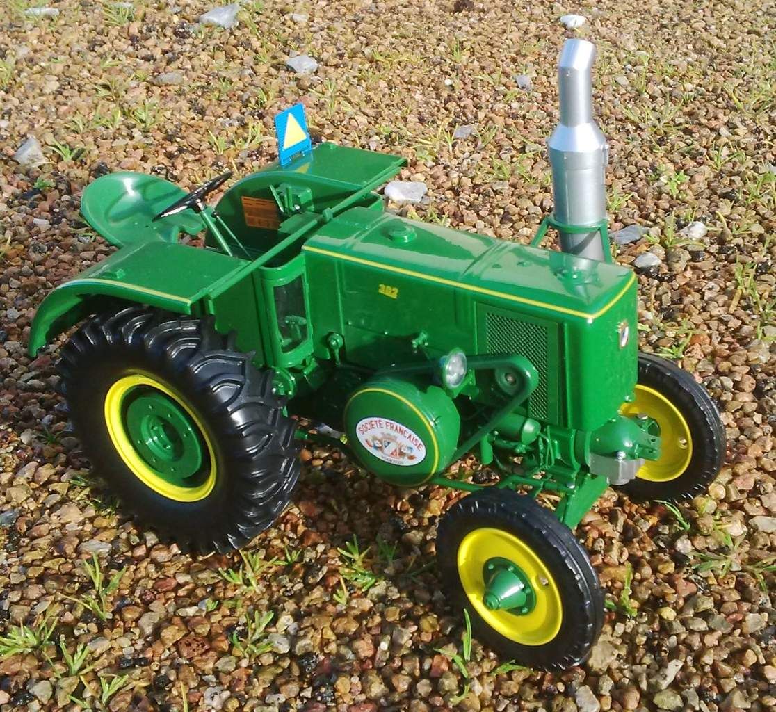 PETIT RASSEMBLEMENT DE SFV - les tracteurs montdragonnais