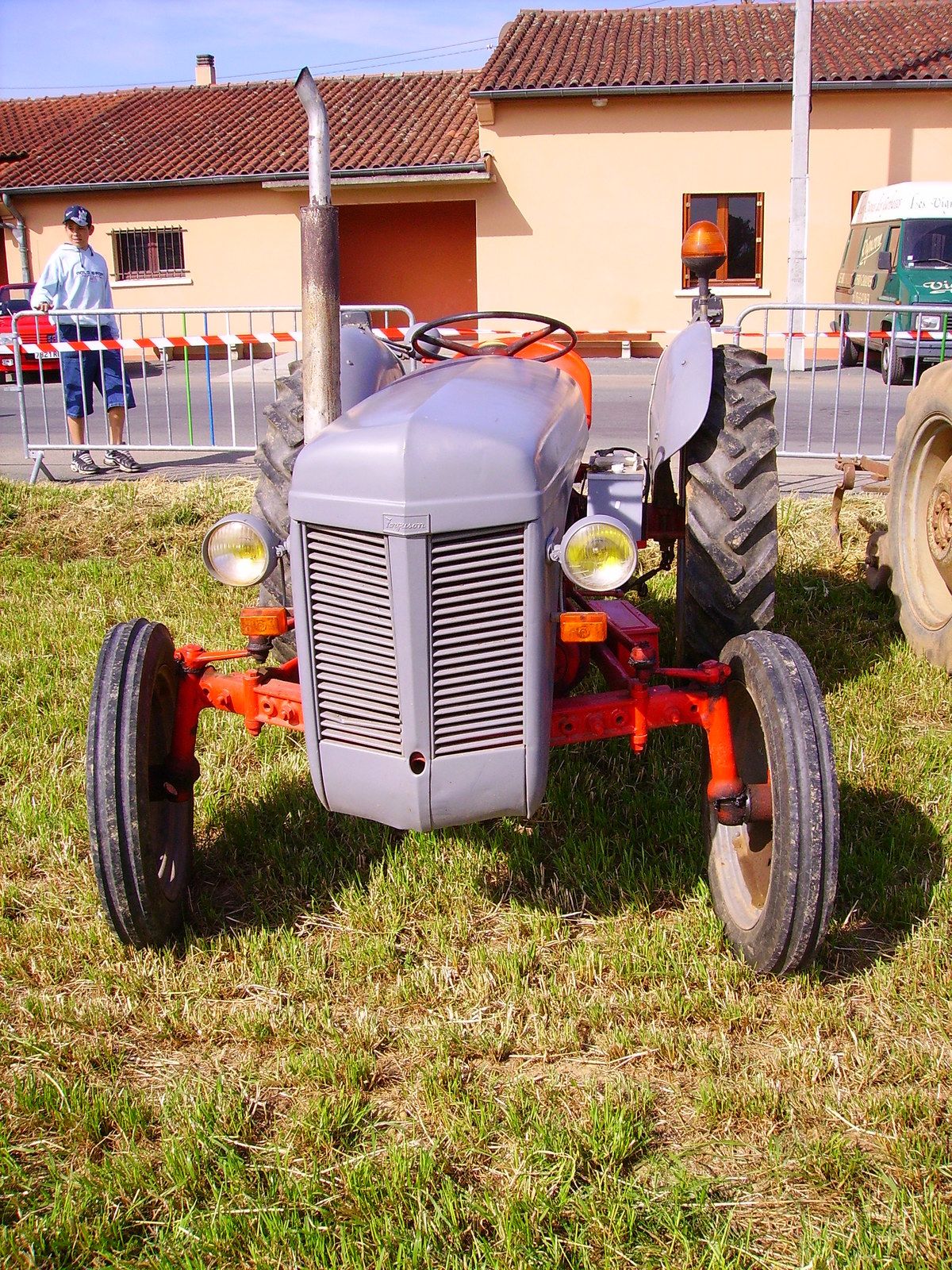 FERGUSON TE20 - les tracteurs montdragonnais