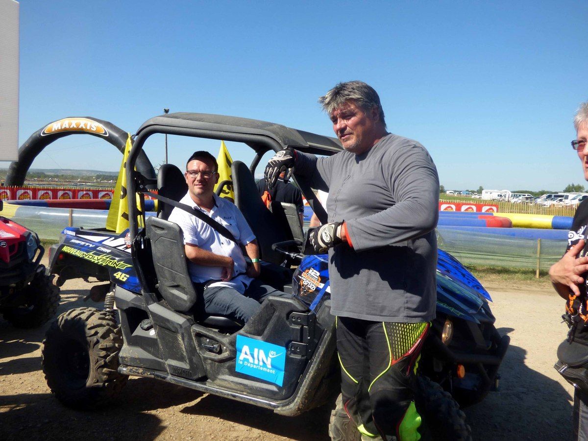 David Douillet et Damin Abad par monts et par Pont-de-Vaux. - LJPDV