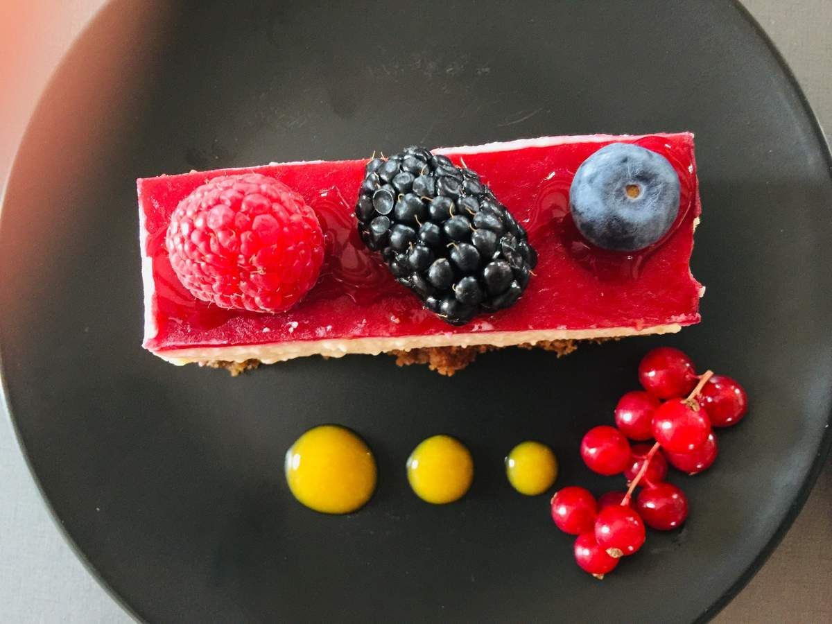 Entremet mascarpone aux fruits rouges - virginietoutsucre