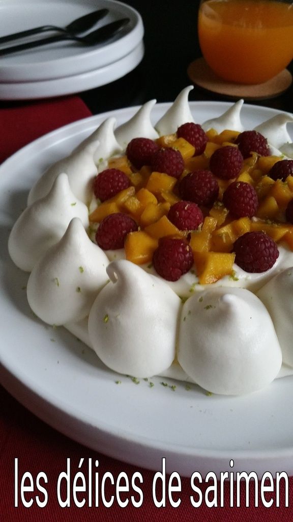 Pavlova mangue & framboises - les delices de sarimen