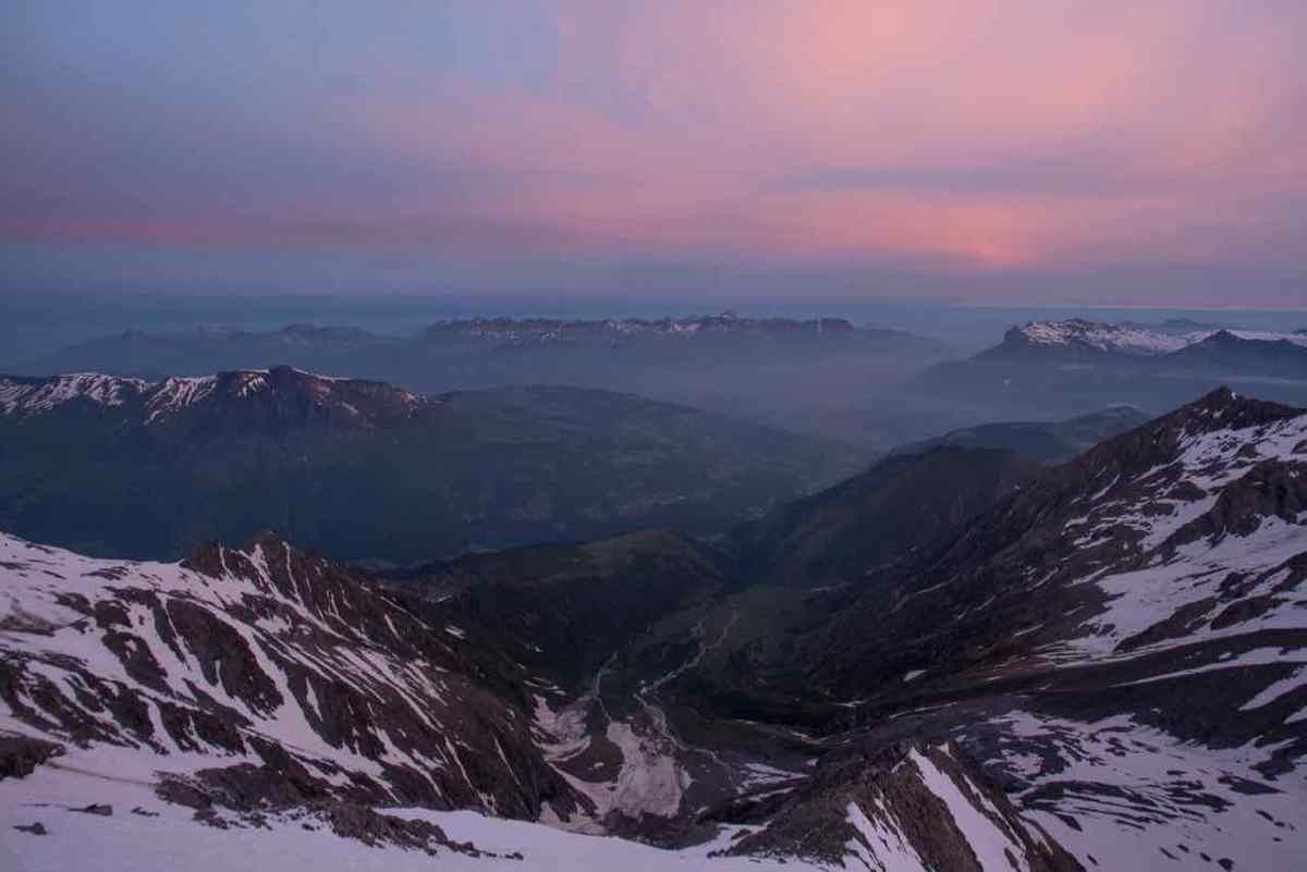 Arête Métrier aux Domes de Miage et traversée sur le refuge Durier ...