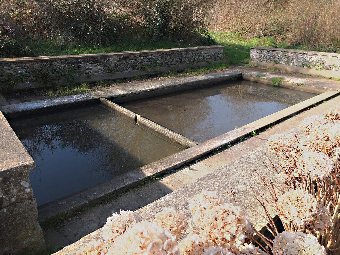 PLEDRAN: Fontaine et lavoir de La Maladrie - Plougasnou-les-eaux