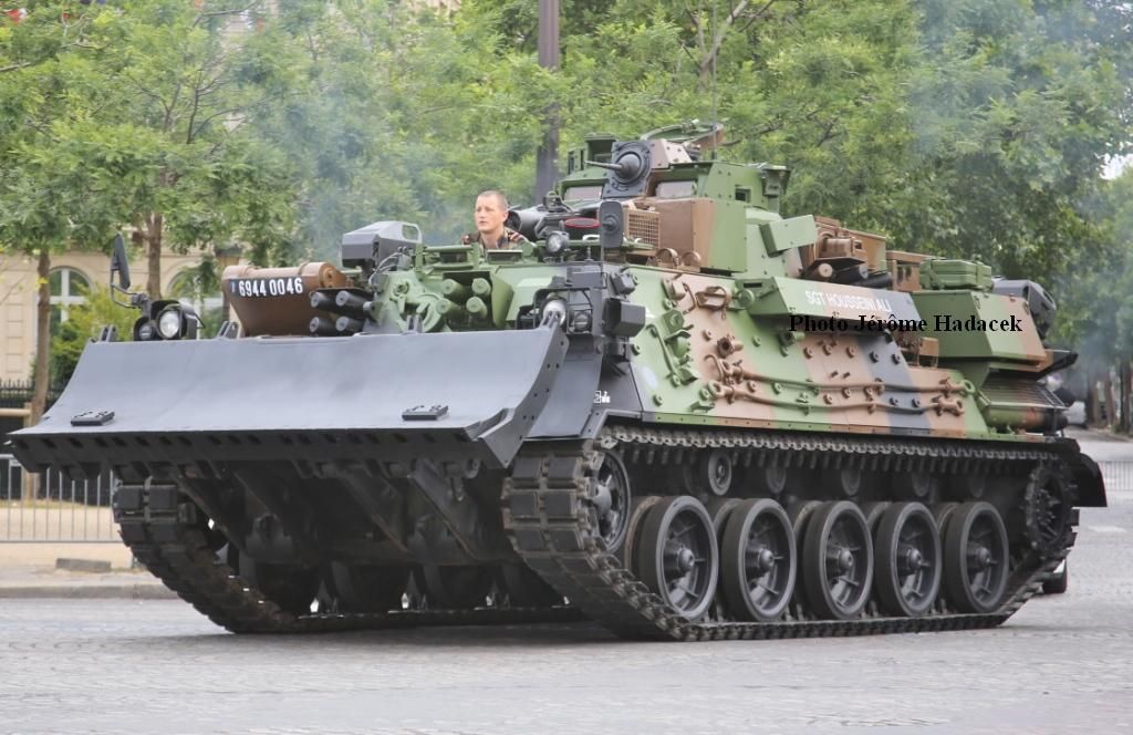 Véhicules et matériels : L'AMX-30 EBG - Milinfo