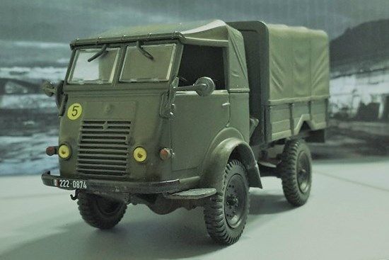 Renault R2087 au 1/43 (par David T.)