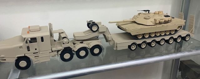 Oshkhosh M1070F au 1/43 de chez Yvs Models (par Kamal)