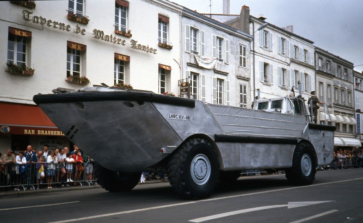 Véhicule de transport amphibie LARC XV (par Philippe B.) - Milinfo
