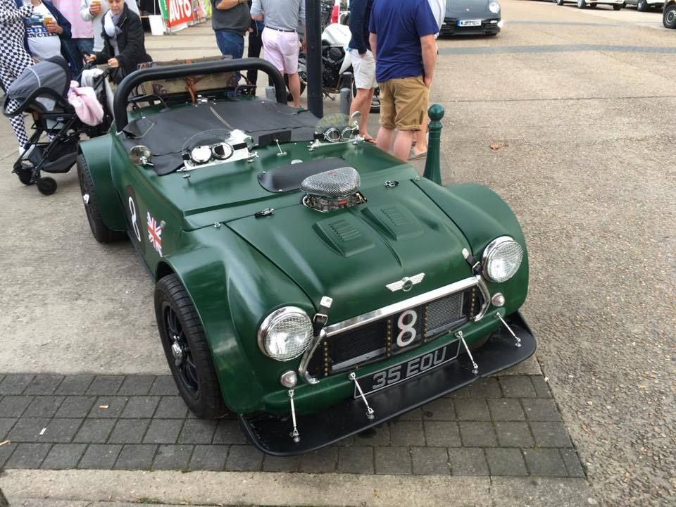 Mini Speedster Hommage - Rétro Classic Cars