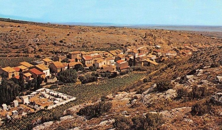 Le château de FITOU - www.belcaire-pyrenees.com