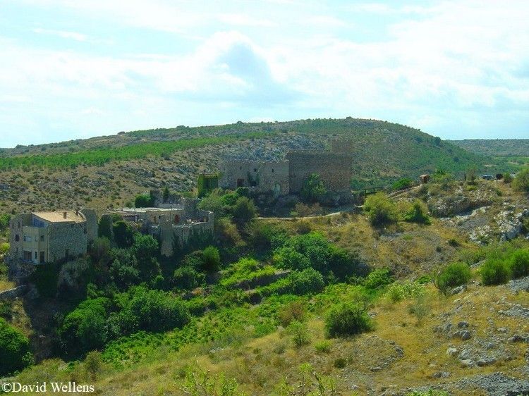 Le château de FITOU - www.belcaire-pyrenees.com