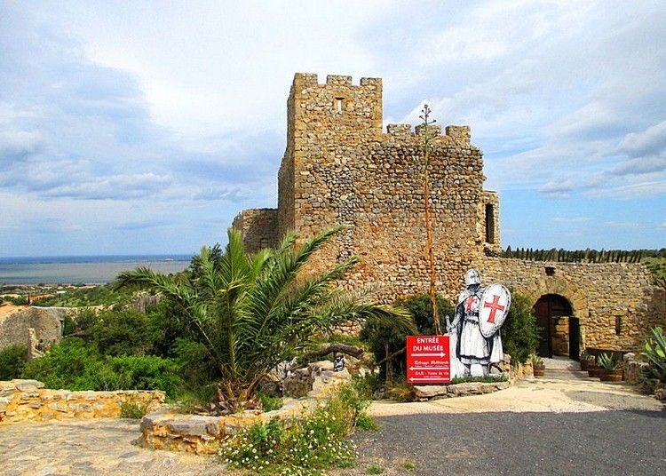 Le château de FITOU - www.belcaire-pyrenees.com