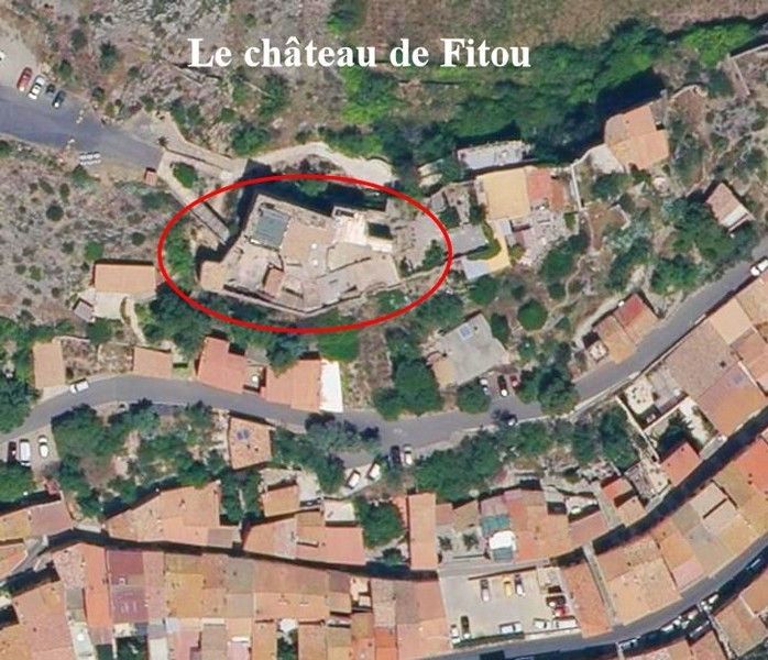 Le château de FITOU - www.belcaire-pyrenees.com