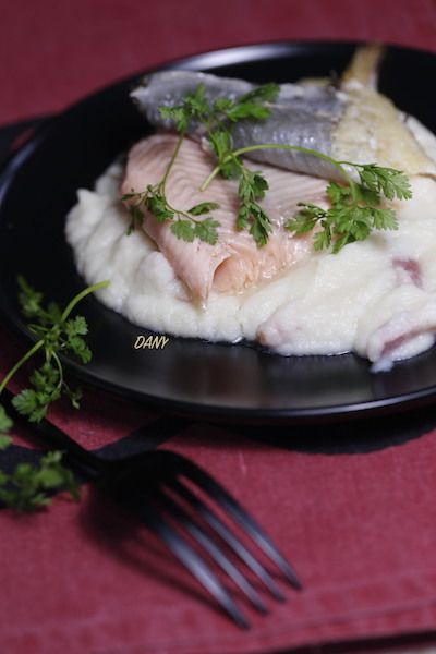 FILETS D’OMBLE CHEVALIER À LA CRÈME DE CÉLERI AU LARD