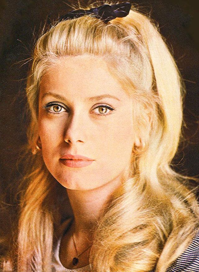 CATHERINE DENEUVE - LA LUMIERE VIENT DU FOND