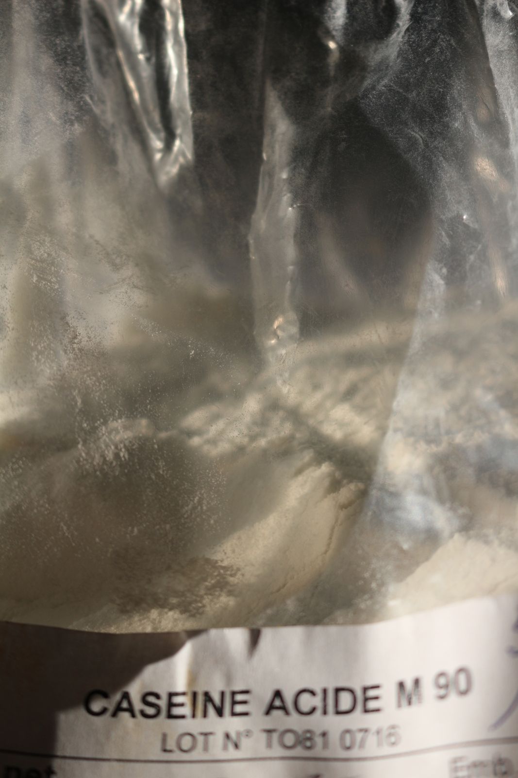 La caséine, qu'est ce que c'est ? - peintures naturelles