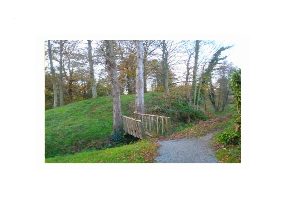 Les mottes castrales - poudouvre