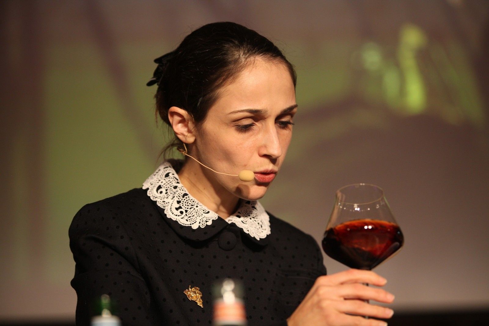 Sommellerie : Julia Scavo, fidèle au vignoble roumain, en parle avec ...