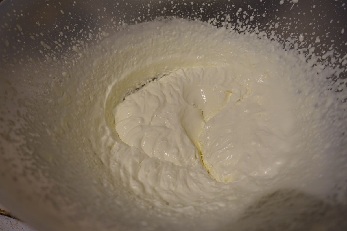 Bûche à la vanille insert aux fruits rouges - Escapades épicées