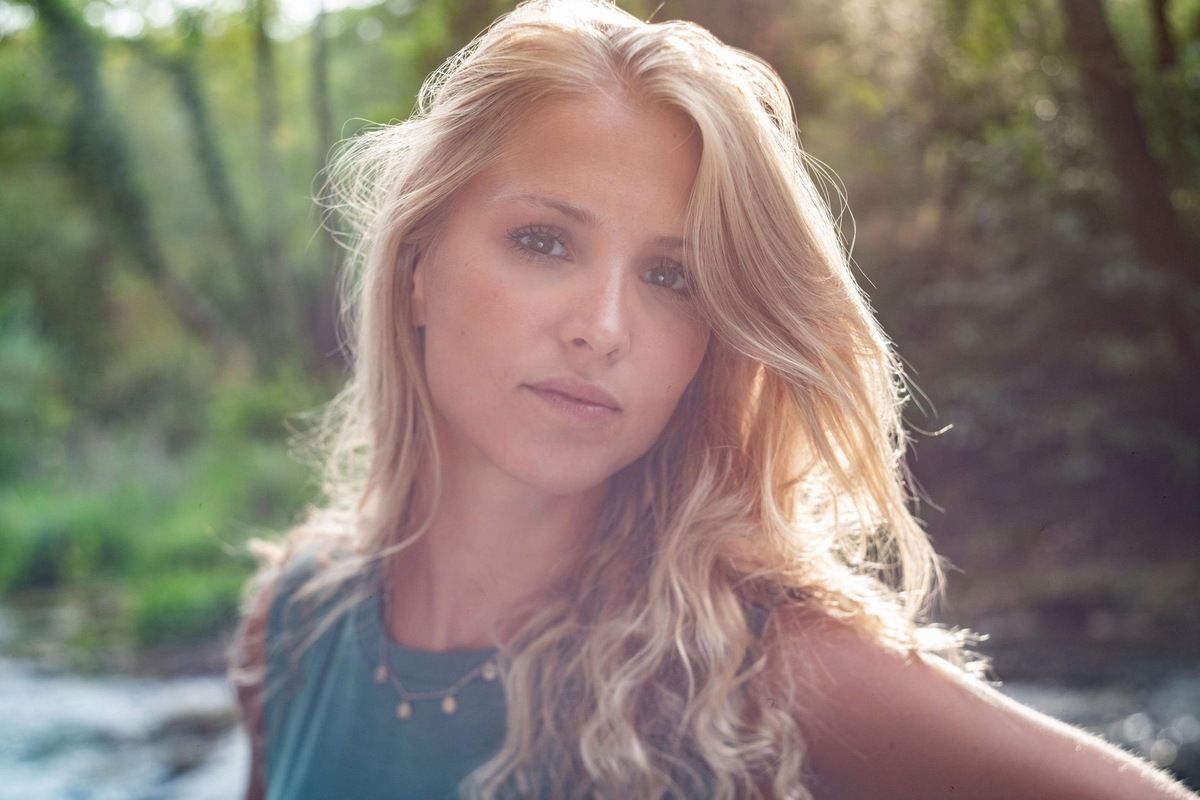 Déborah Krey évoque son parcours et nous présente son actualité ainsi ...