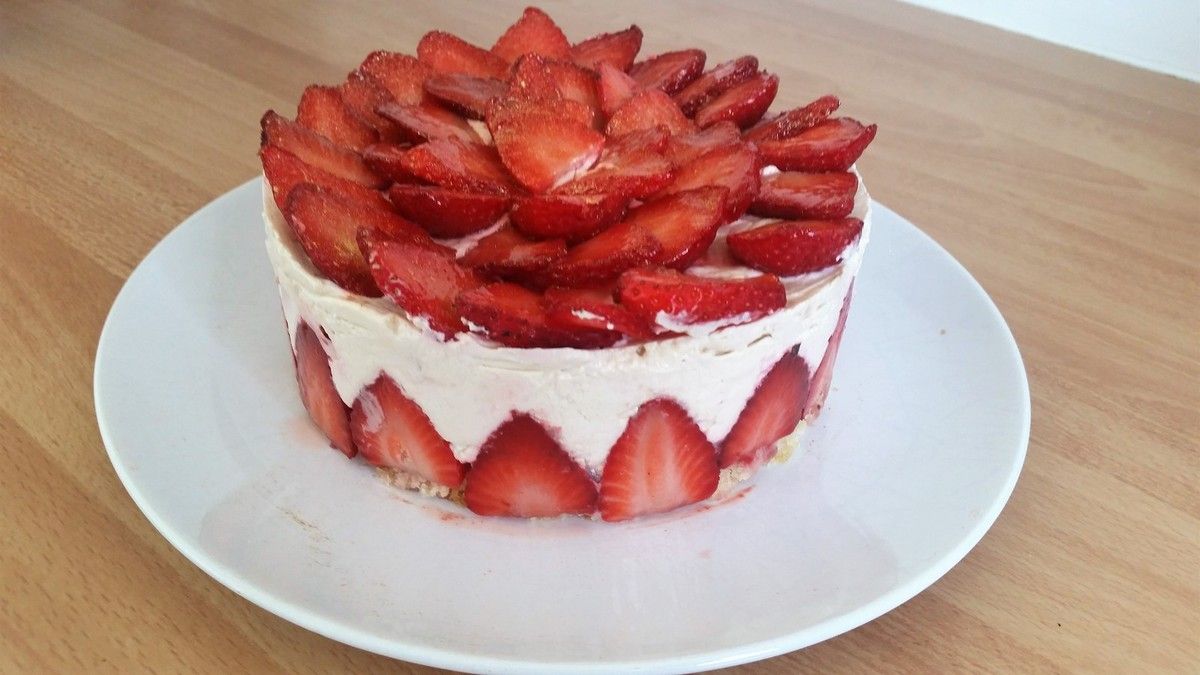 Gâteau, façon Fraisier - Mina Chett