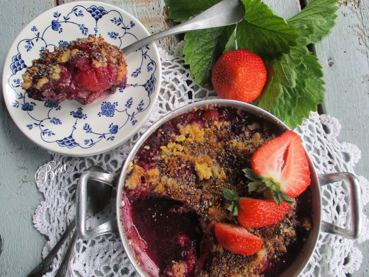 Crumble aux fruits rouges et graines de chia - Les petits plats de Béa