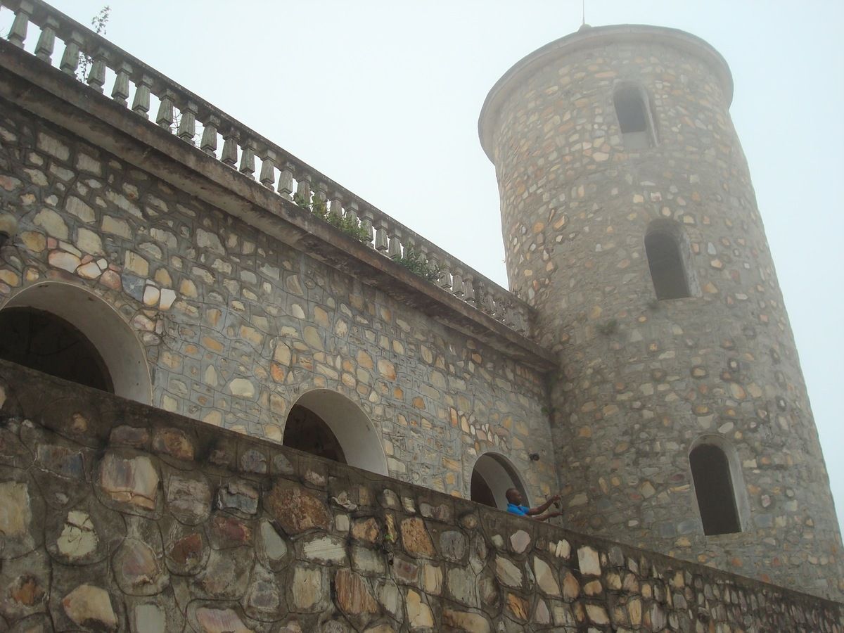 Château Vial, mont Kloto, cascade de Womé et retour à Lomé - Fin d ...