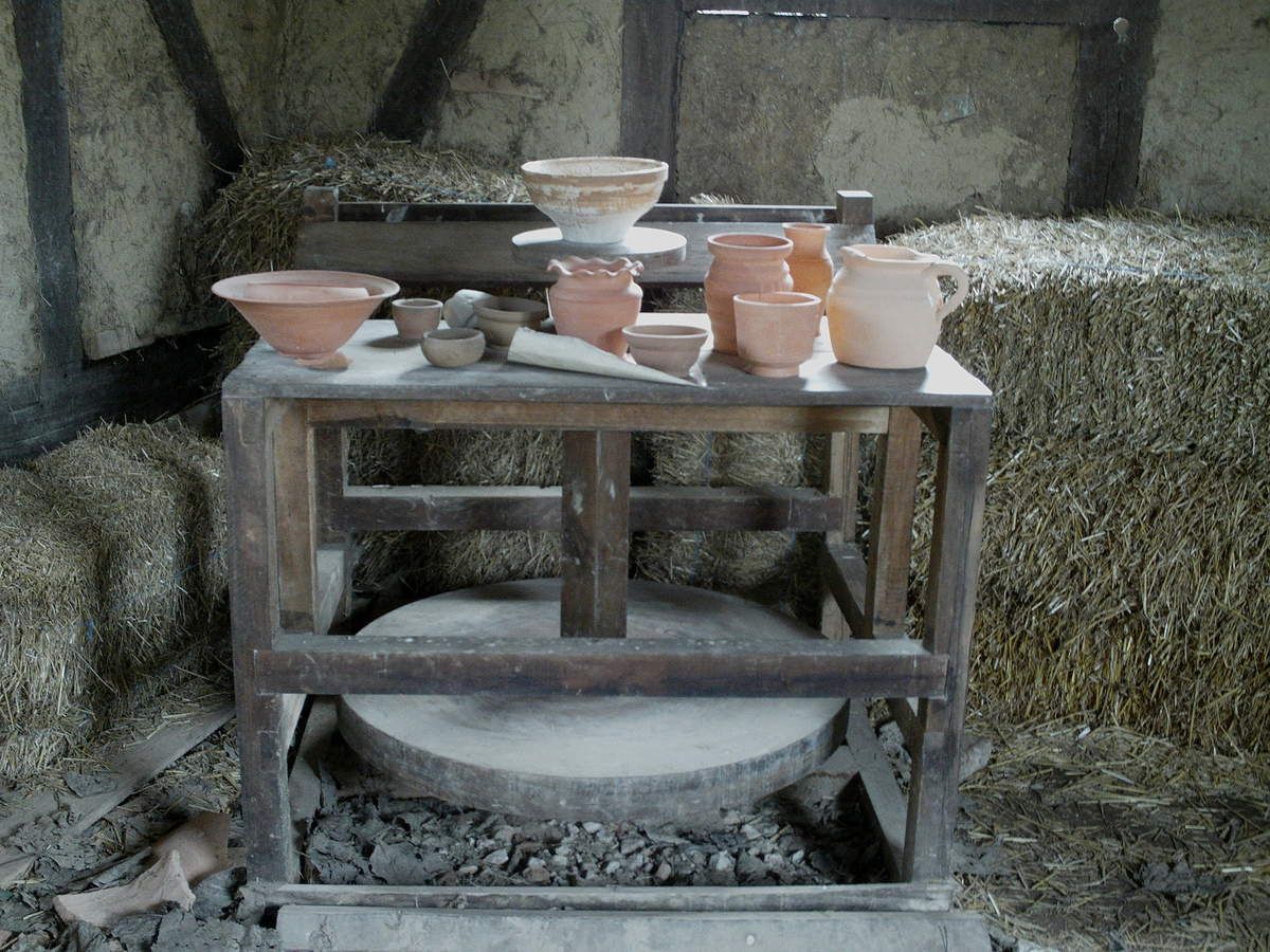 Atelier et four romain d'un potier. - Créations sur toutes ses formes.