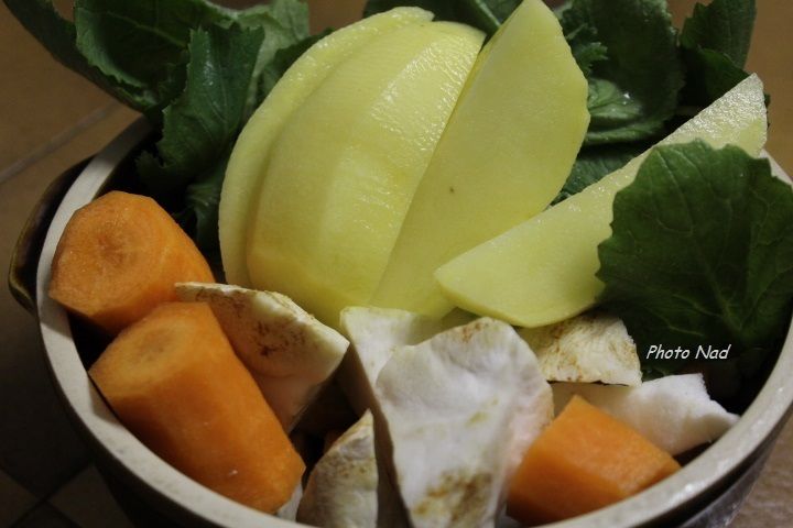 Soupe au Céleri rave-Carotte-Fanes de radis (Thermomix ou pas) - Mamy ...