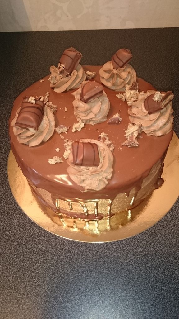 Layer cake kinder bueno - Les recettes de Ooh gourmandise