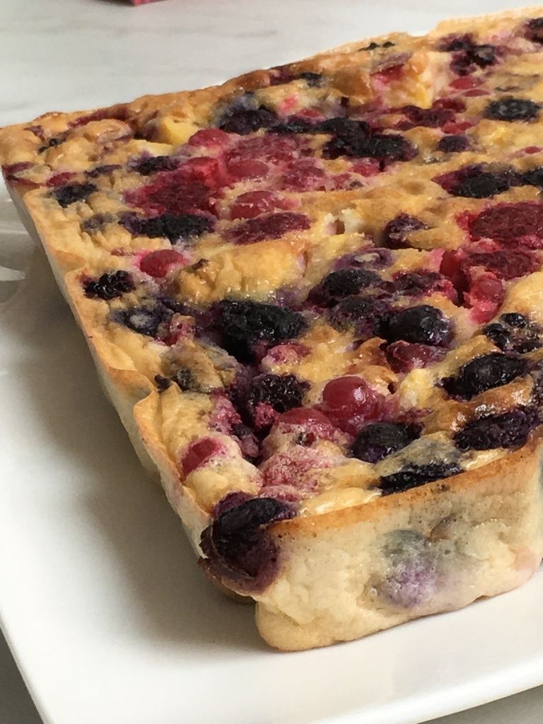 Clafoutis aux fruits rouges et nectarines - Aux délices de Noémie