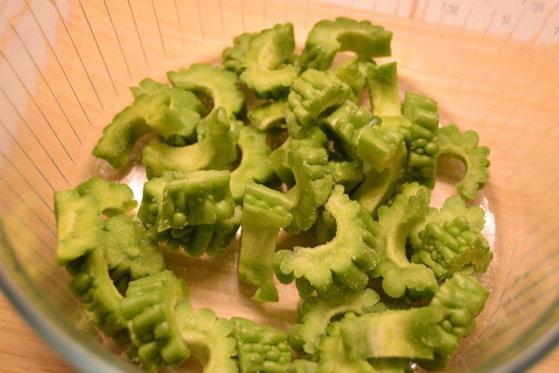 Le goût de la margose : amer. Et alors ? - Au jardin des Quatre Moineaux